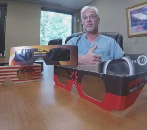 How can you tell if your eclipse glasses are safe? | University Eye ...